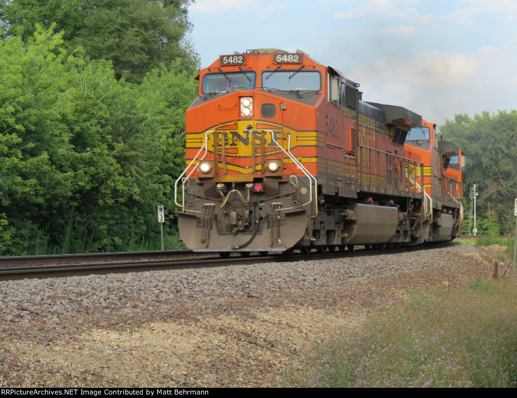 BNSF 5482
